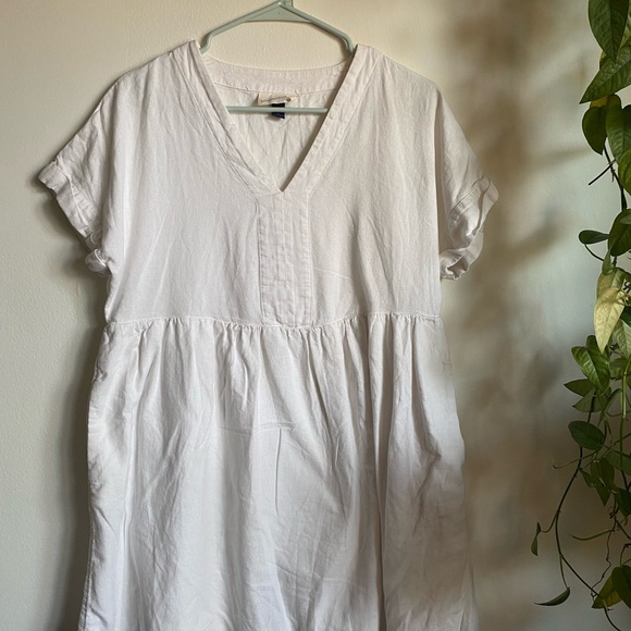 Universal Thread | Tops | Universal Thread White Smocked Short Sleeve ...